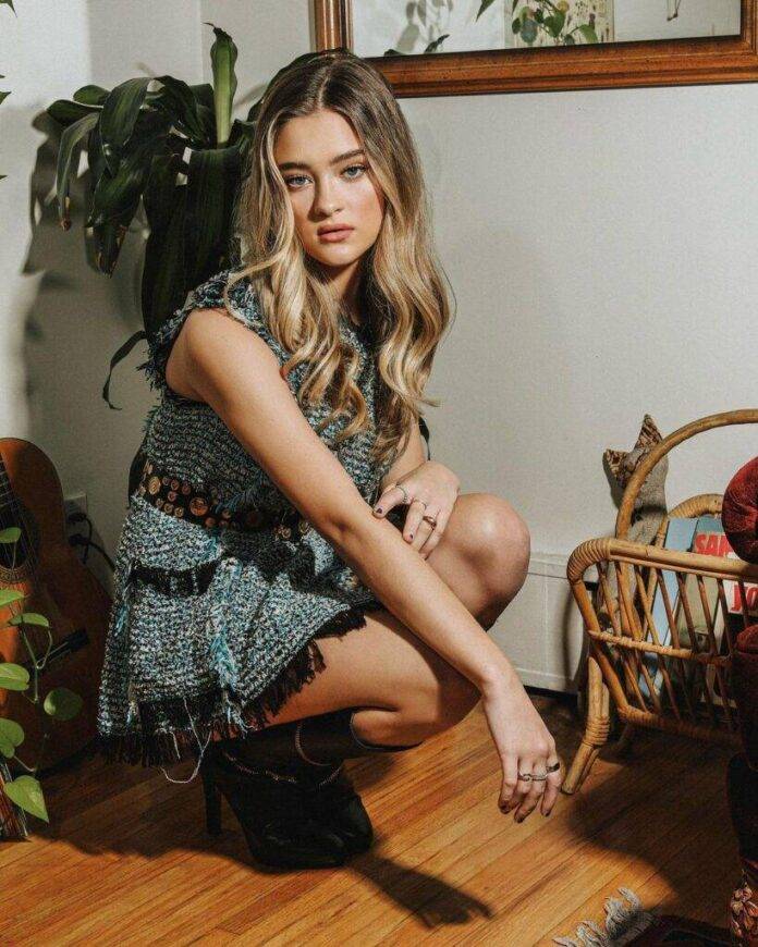 Who is Nickelodeon Actress Lizzy Greene? Her Age, Bio & More