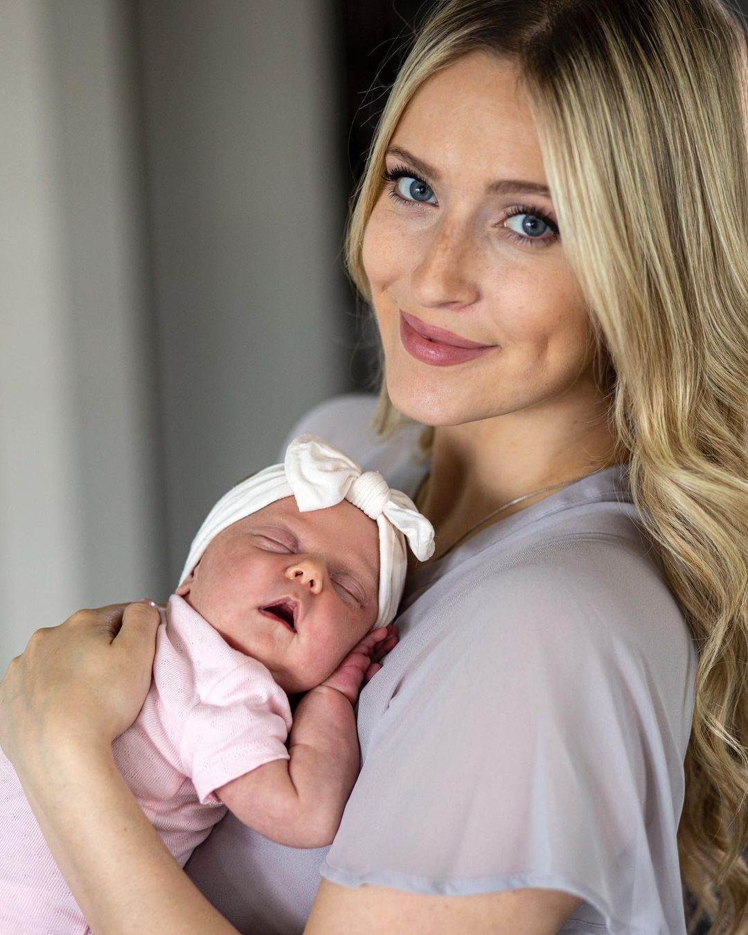 Who is Model Sarati? Her Age, Bio, Husband & More